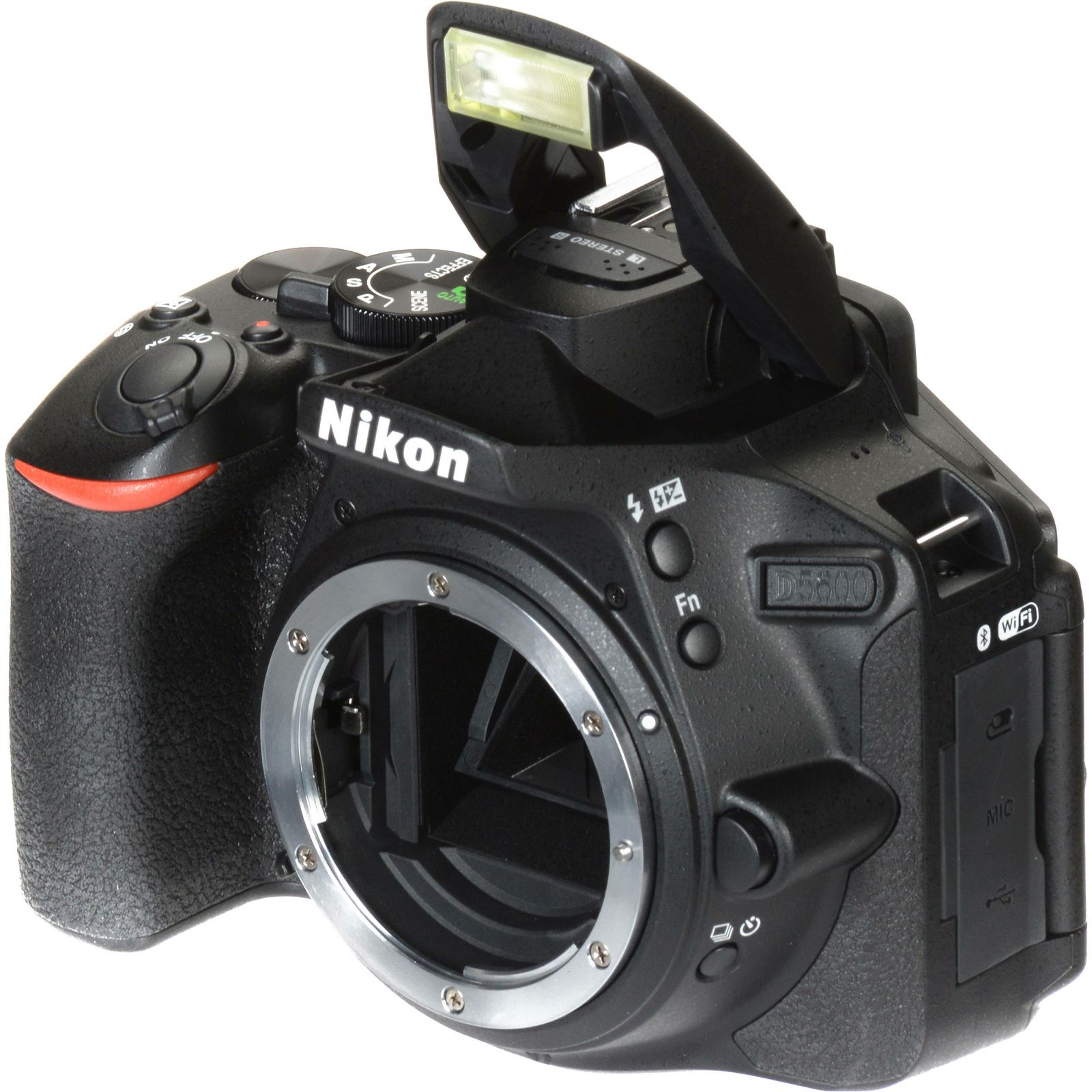 Nikon D5600 + AF-P 18-55 VR + AF-P 70-300 VR DX KIT DSLR Digitalni ...